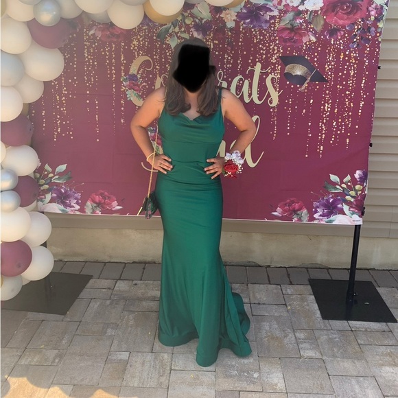 Atria | Dresses | Atria Emerald Green Prom Dress | Poshmark